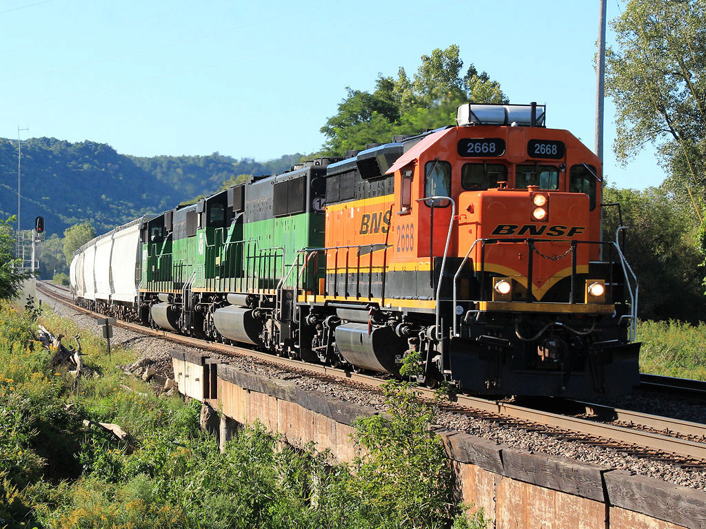 BNSF 2668